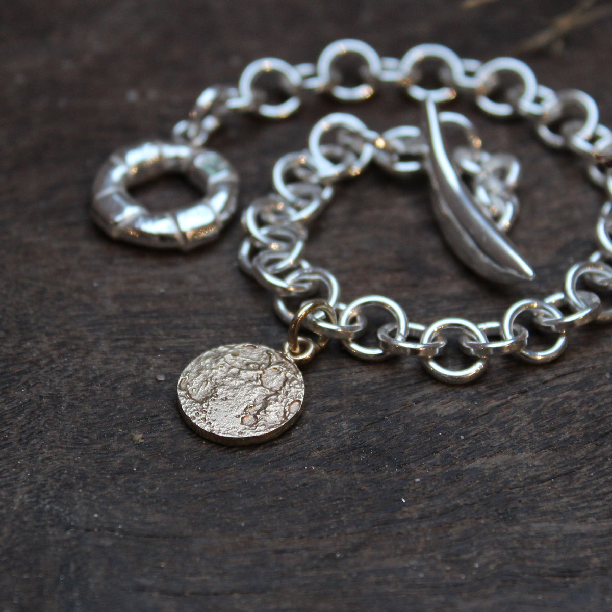 No.2 wrist chain with a gold moon - tiny light side – Fay Page